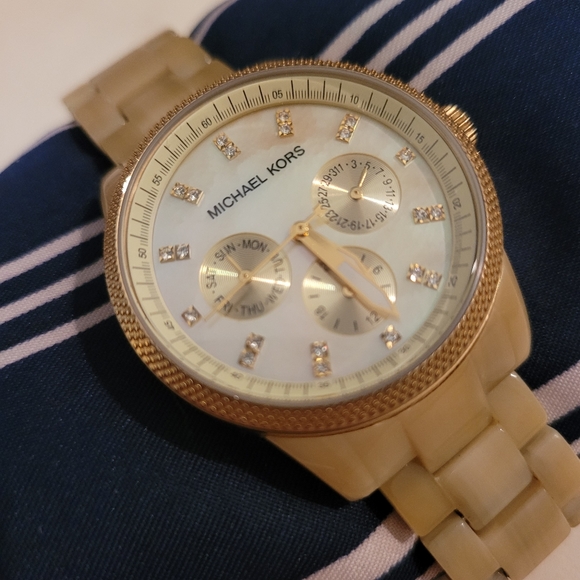 Michael Kors | Accessories | Michael Kors Mk539 Womens Ritz Horn Watch ...